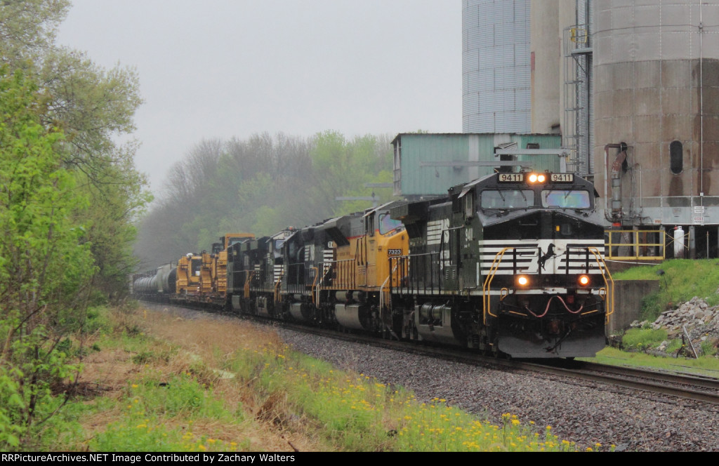 NS 9411 leads a 5 unit 167